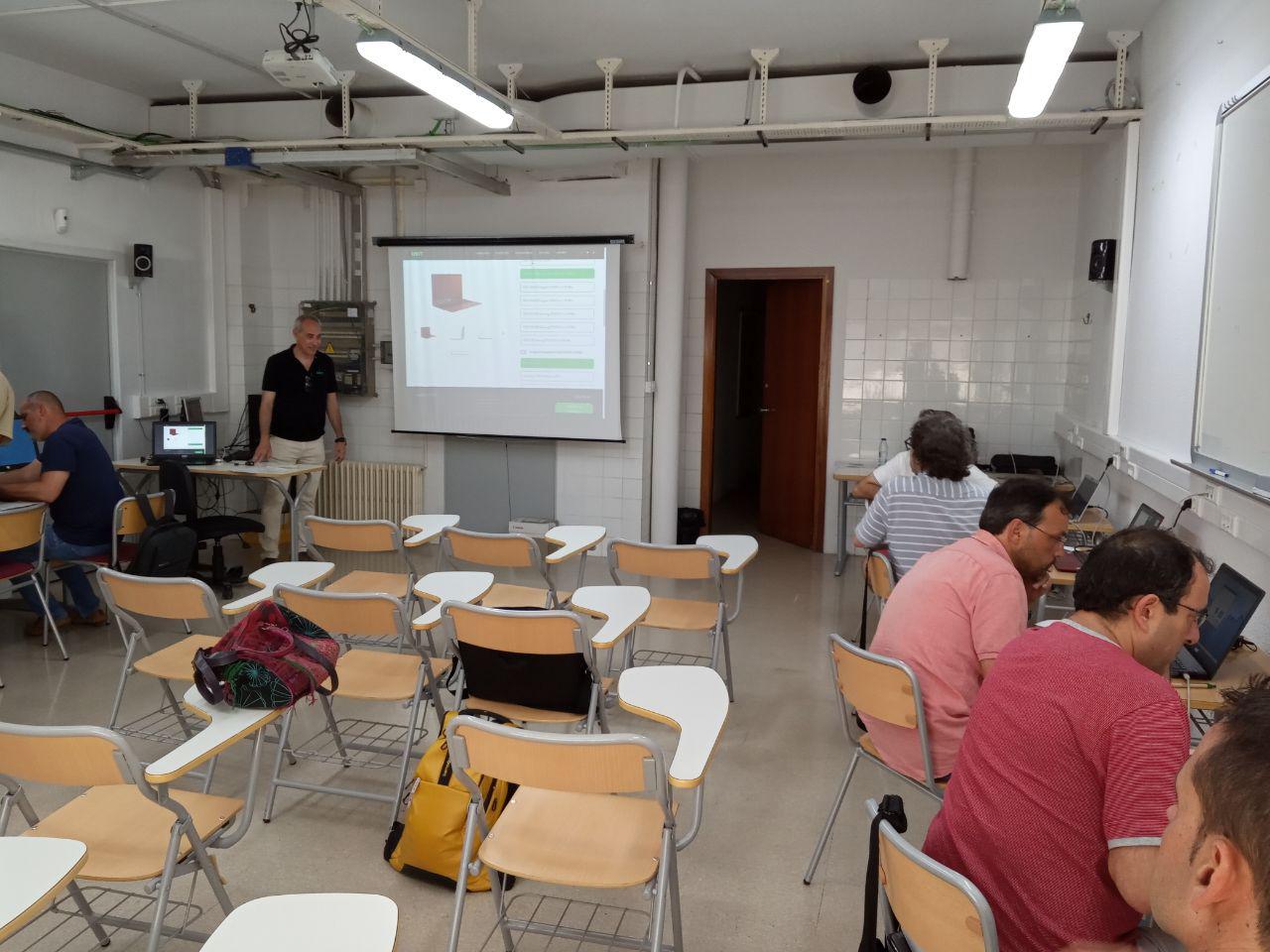 "Crónica" del Taller de virtualización del modelo de centro en LliureX ...